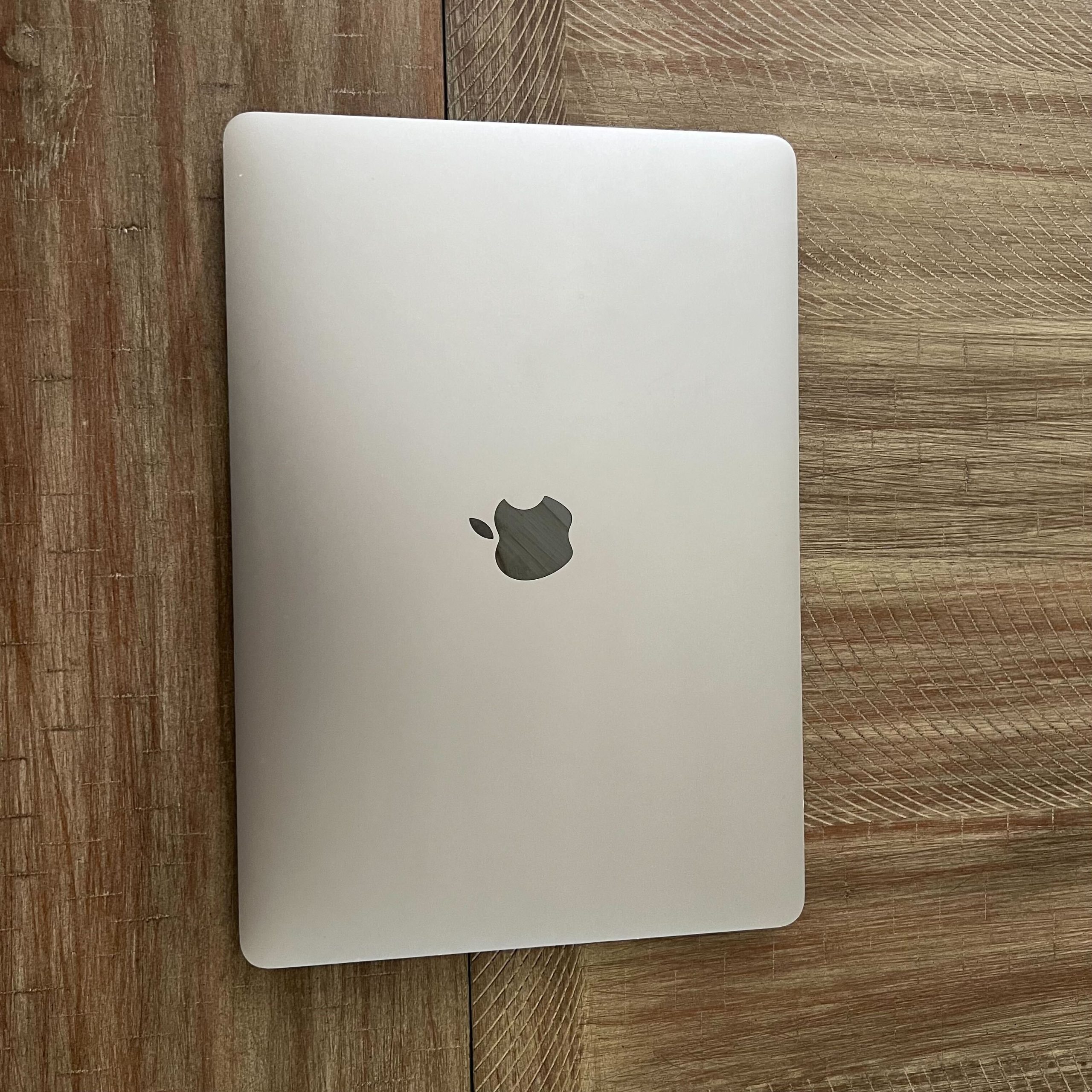 MacBook Pro Touch Bar 13″ – G-Tech Innovation Shop